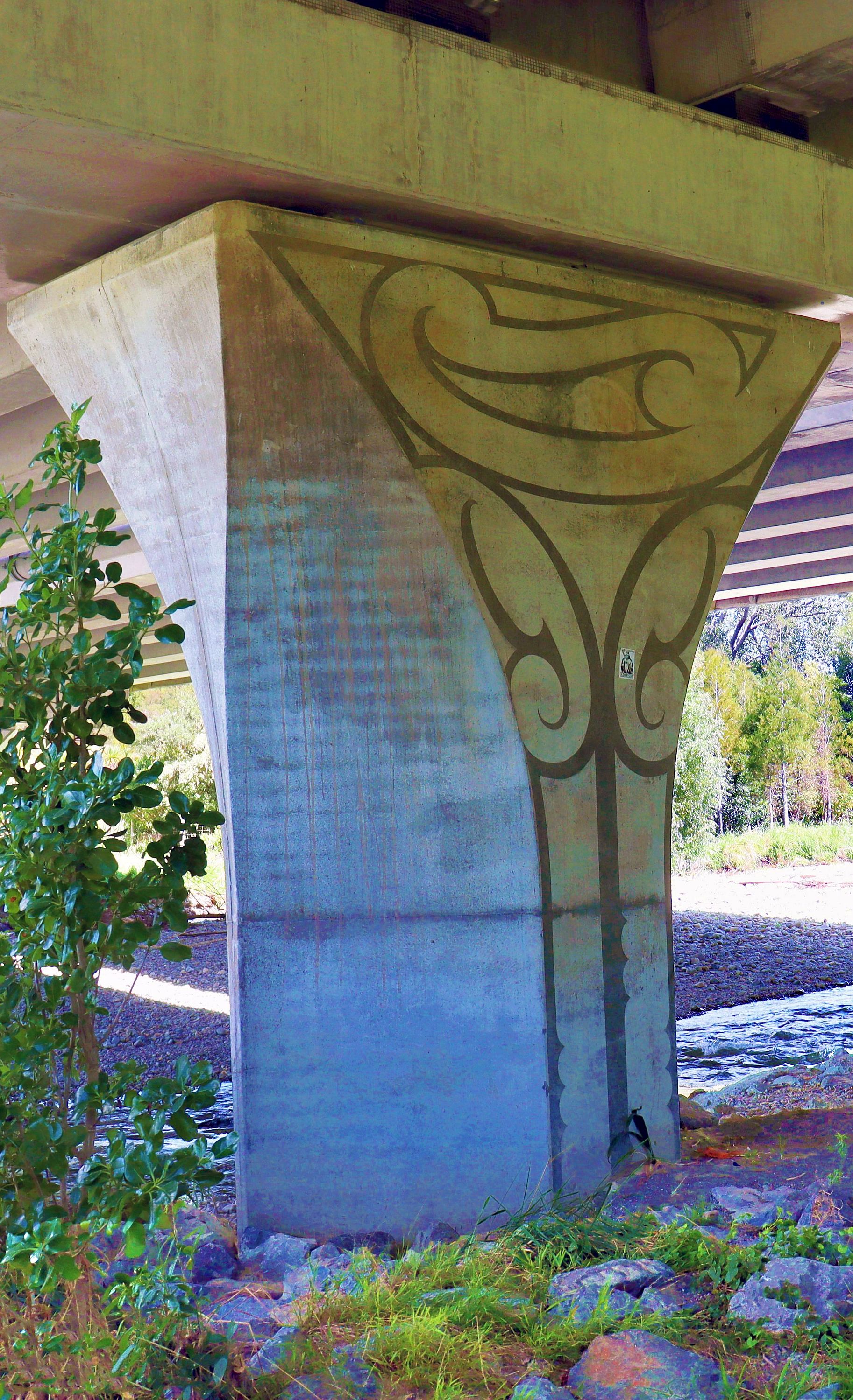 Maori motif on a pier of the ‘Ewy’ bridge over the river | Waikanae Watch