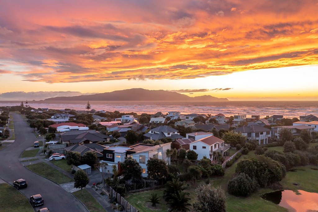 evening scene, Field Way | Waikanae Watch