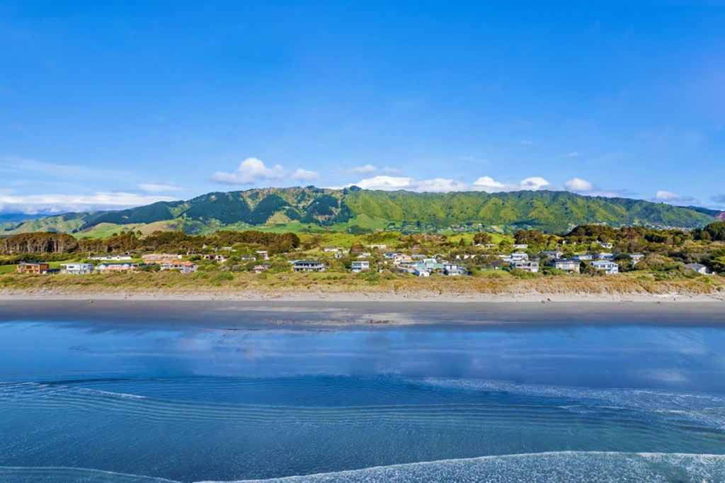 Peka Peka panorama | Waikanae Watch