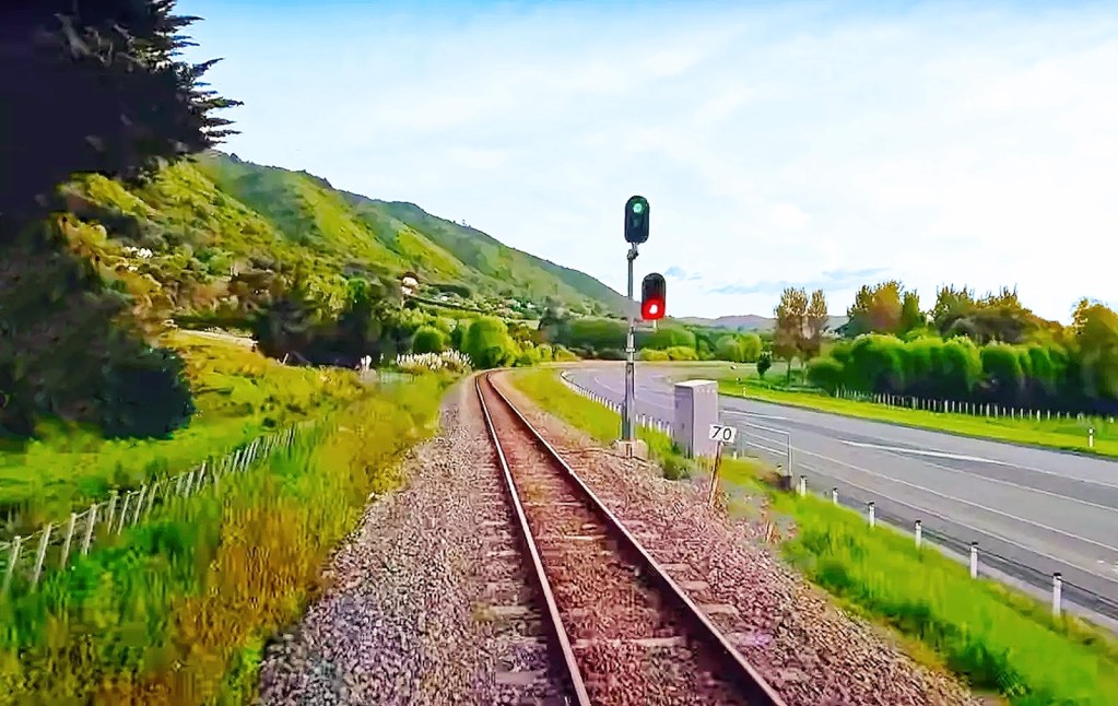 the railway curve at Peka Peka | Waikanae Watch